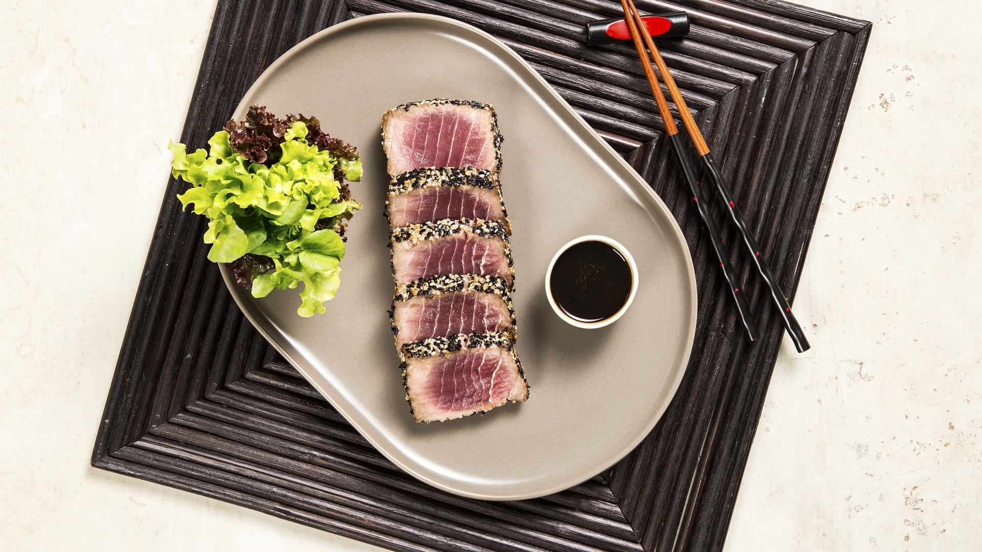 Atum marinado com crosta de gergelim l Receita