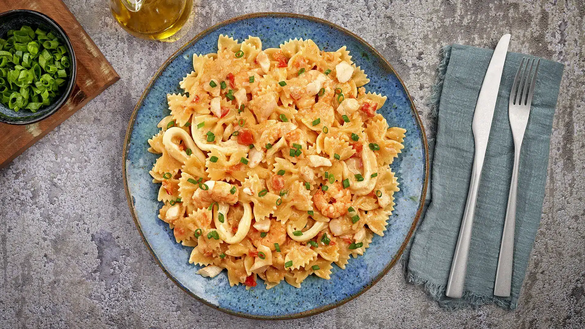 Farfalle com Bechamel e Mix do Mar